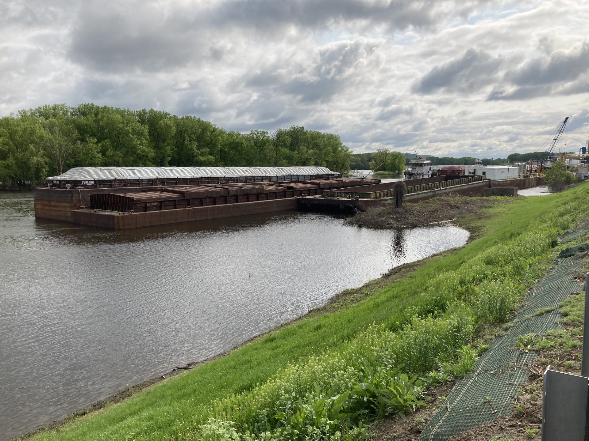 Mississippi River dredging near Winona | Winona Radio